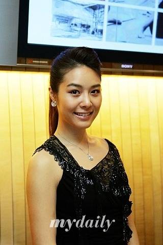 옥주현, 이효리 이어 월드컵 응원쇼 MC 맡아