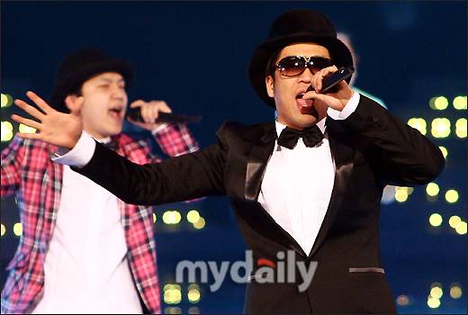 [MD포토] MC몽, '신나는 서커스 무대'