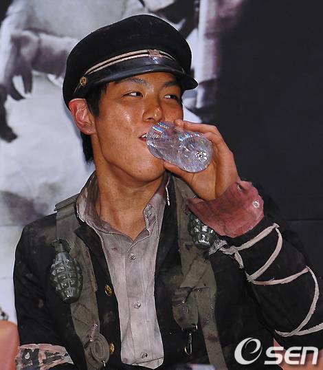 사진 최승현top목이 타네