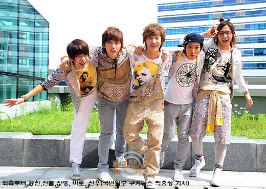 [쿠키人터뷰] 무서운 신인 B1A4 "순정만화요? 친근한 '동네 오빠' 성격이에요"