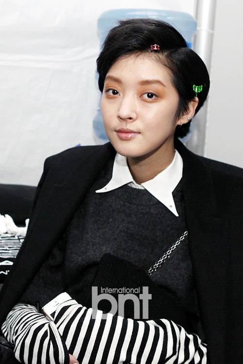 [bnt포토] 강소영, 휴식 중인 톱모델 (서울패션위크 백스테이지)
