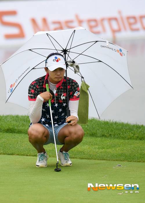 [포토엔]생각에 빠진 미녀 골퍼 김민선5 (KLPGA 넵스)