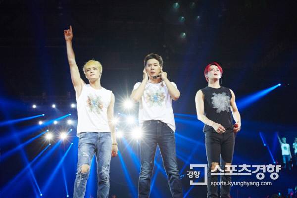 JYJ법 발의..SM과 갈등 JYJ, 방송출연 자유로워지나