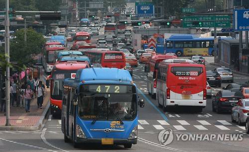 65세 이상 버스운전사 내년부터 자격유지검사 의무화