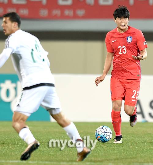 Md포토 김민재 수비는 나에게 맡기고 공격해
