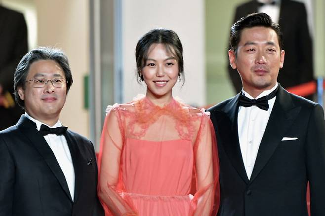 포토 아가씨 박찬욱 감독과 하정우 사이 빛나는 김민희