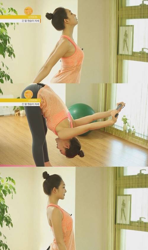 쿠키영상 요가 강사 송다은의 긴팔원숭이 자세