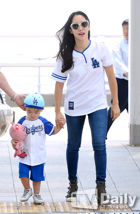 [td포토] 이범수 아내 이윤진 연예인 못지 않은 미모