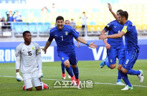 Ss포토 페널티킥 선제골로 앞서 나가는 이탈리아