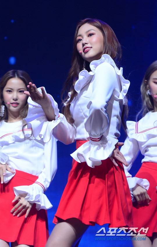 포토 씨엘씨 권은빈 상큼한 댄스