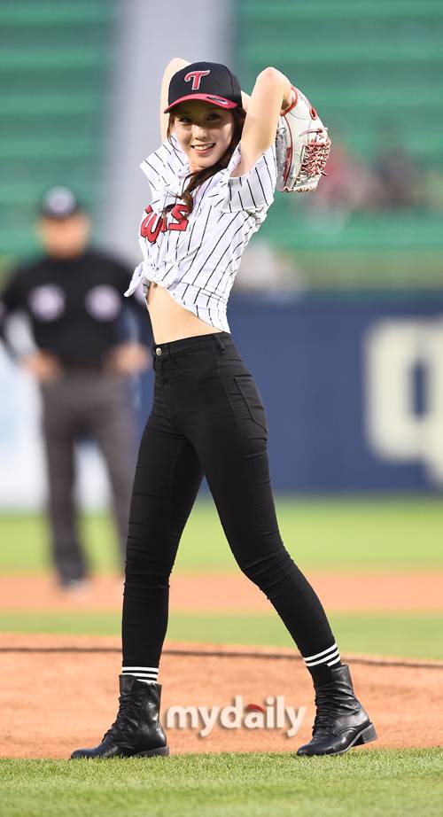 Md화보 배 시리겠네 연상은 아나 야무지게 묶어올린 상의