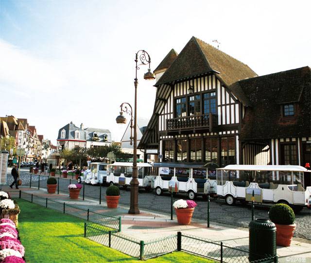 프랑스 서부 기차여행①Deauville 도빌-파리지엥이 사랑하는 휴양도시