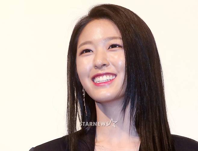 포토 설현 웃음 가득