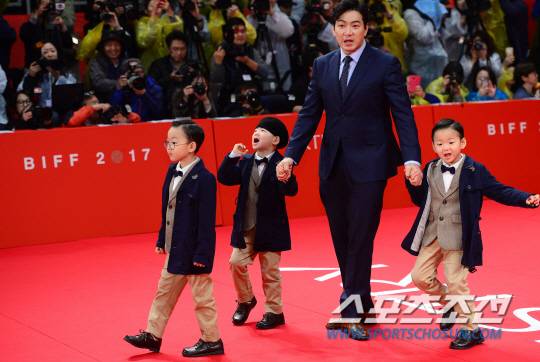 [22nd BIFF] 삼둥이 등장부터 故김지석 추모까지, 명예 지킨 亞축제 (종합)