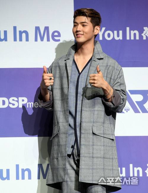 [SS포토] 카드(KARD) 비엠, 컴백 앨범..최고에요~!