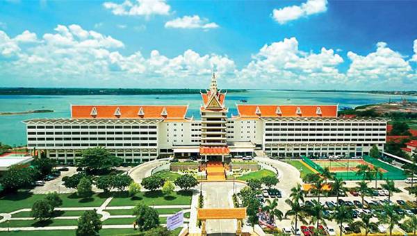 Massive skyscraper floated again