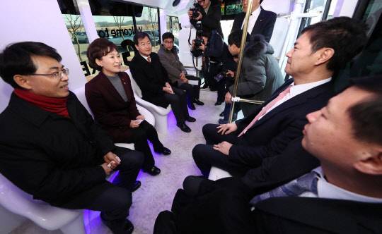 5g로 대화하는 자율주행자동차 시연회