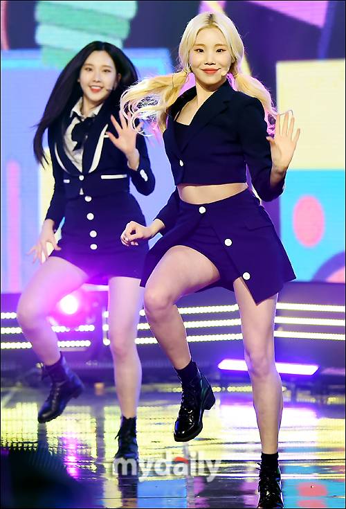 Md화보 모모랜드 연우 다리보다도 얇은 허리 안쓰러울 정도야