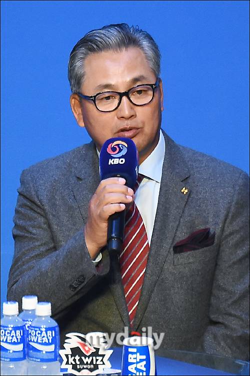 2년 차 Kt 김진욱 감독 꼴찌의 반란 보여드리겠다
