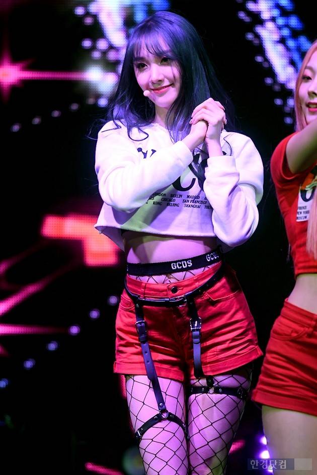 포토 프리스틴v 로아 미소만 지어도 사랑스러워~