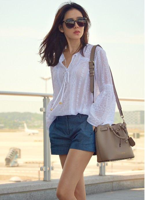공항패션 잇 아이템 출국장에 여신이 나타났다 손예진 넘사벽 미모