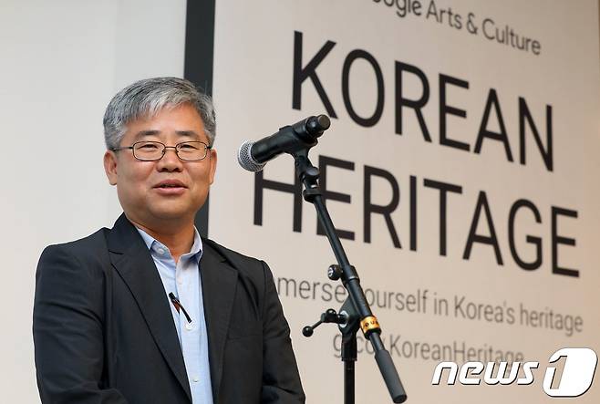 축사하는 지병목 국립고궁박물관장