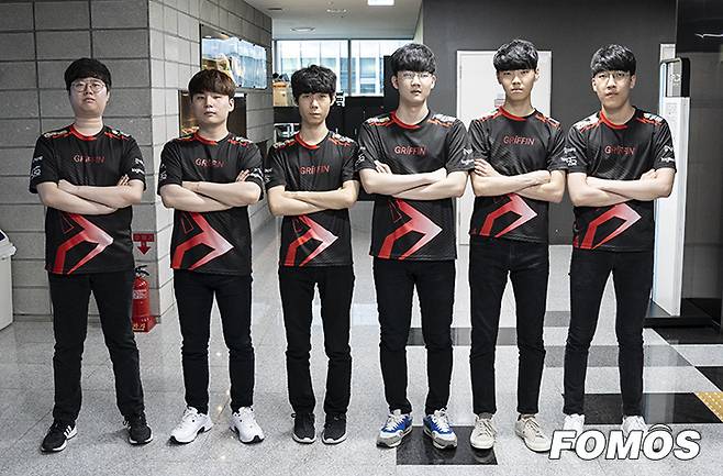 포토 Skt 꺾고 1위 탈환한 그리핀