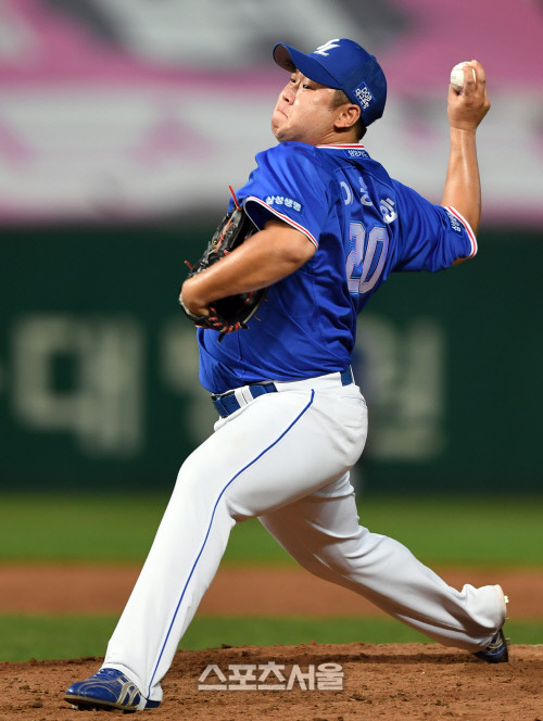 포토 역투하는 삼성 이승현