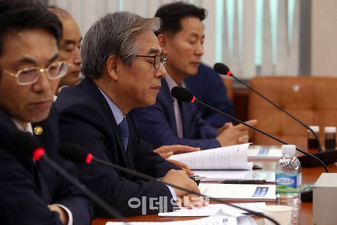 포토 눈 감은 김효준 Bmw코리아 회장