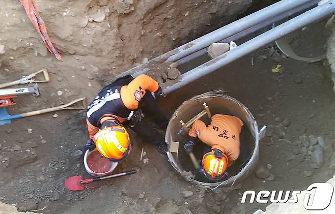 철원서 배수관로 공사 60대 토사에 매몰·사망