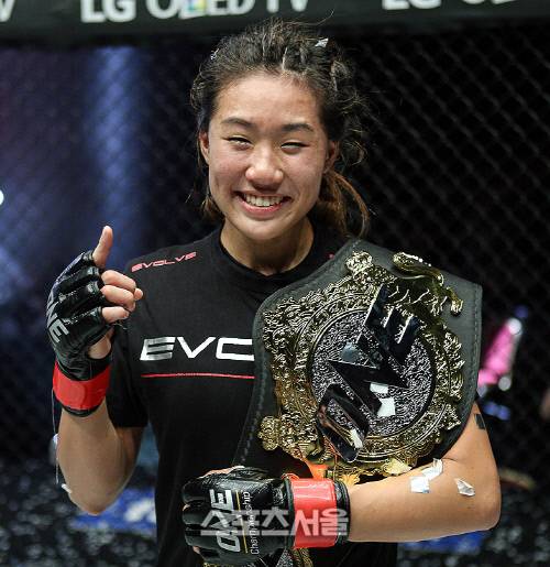 원챔피언십 한국계 챔피언 안젤라 리 2019년의 목표는 두 체급 석권