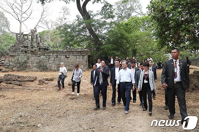 문 대통령 앙코르와트 방문