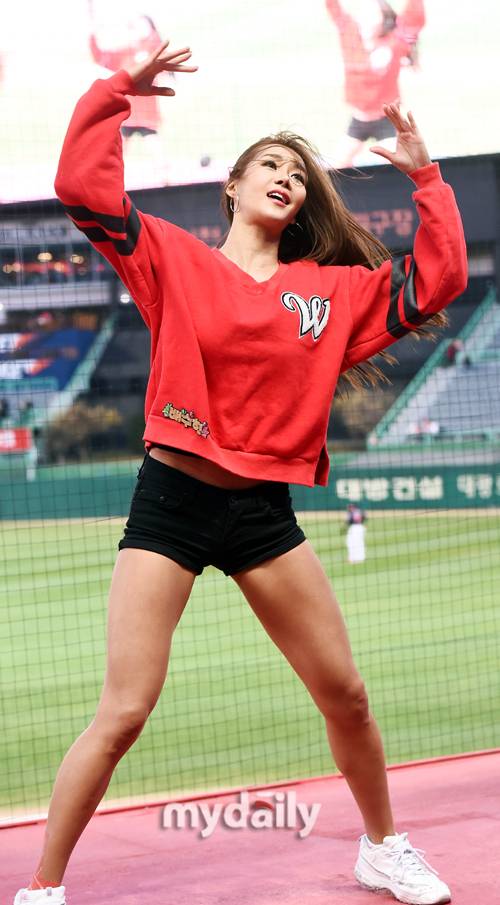 Md화보 건강미가 대세치어리더 구릿빛 탄탄 허벅지 자랑