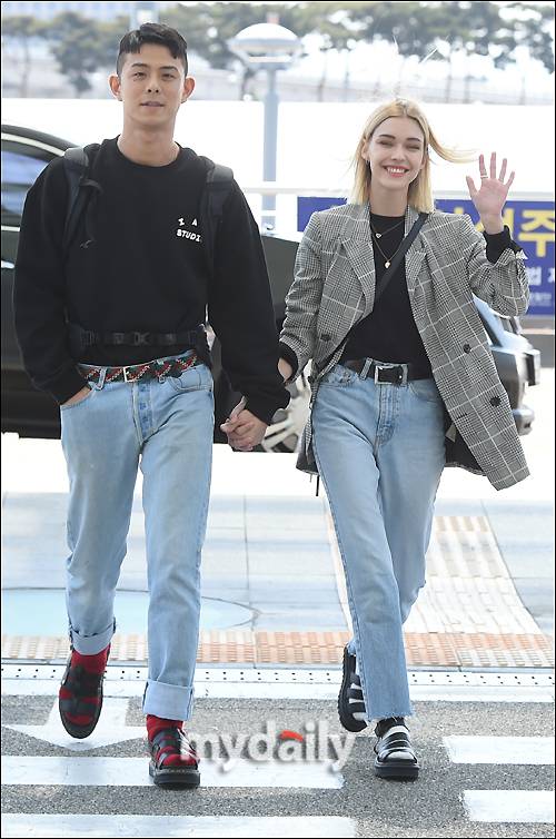 Md화보 접착제 붙여놨어빈지노·미초바 손 꼭 잡고 애정 행각