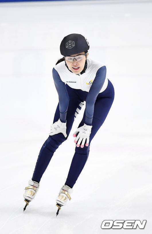 김아랑, 여자 1500M, 1위로 통과 [사진]