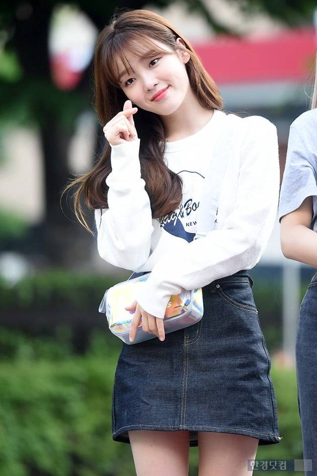 포토 오마이걸 승희 귀엽게 하트~