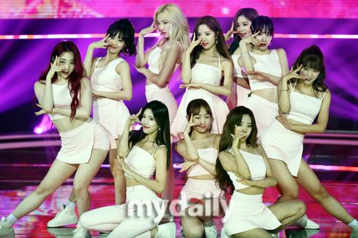 Md화보 살 더 빼면 쓰러지겠어우주소녀 연정 선명한 복부 뼈