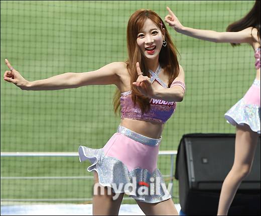 Md화보 민망하네치어리더 움직일 때마다 노골적인 노출