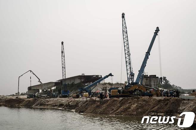 서아프리카 나이지리아 송유관 폭발경제 악영향 우려