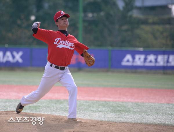 스경포토 고양시 경향신문 가을야구 달리자 이인태 노장의 역투