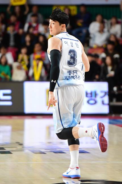 '이정현 16점 8A' KCC, LG 꺾고 3연승 행진