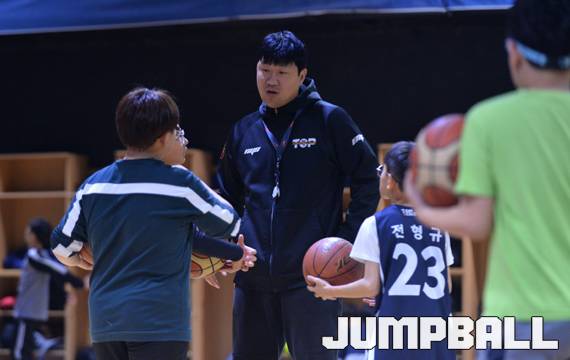 前 오리온 전정규 안산 Top 농구교실 강사로 새 출발농구의 재미 알려주고파