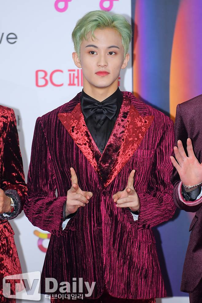 [TD포토] NCT127 마크 '조커와 같은 헤어 컬러'