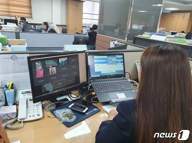집중도 저하에 실습도 문제온라인 수업 앞둔 교사들 한숨