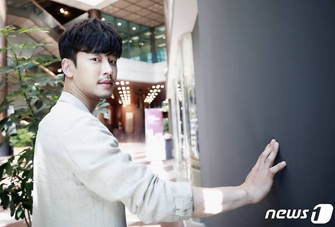 N인터뷰 ① 첫 주연·수상설정환 이제 꽃길만 걸어요