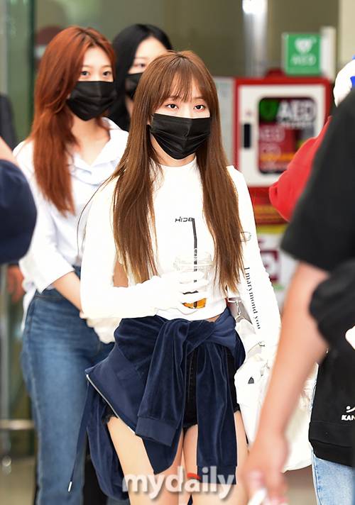Md포토 이달의 소녀 비비 우아하게 커피를 들고