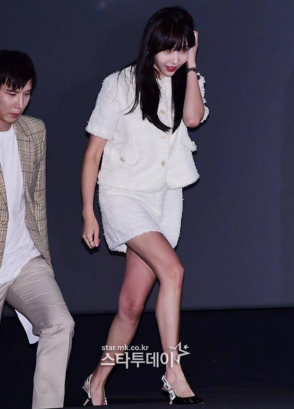 포토 천이슬 당당하게 무대 오르며