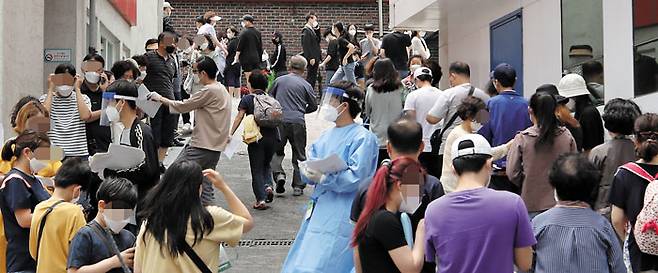 왕성교회發 코로나 서울 도심 고교 교사·호텔 직원까지 감염