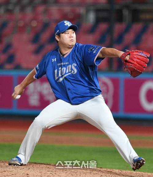 포토 역투하는 삼성 이승현