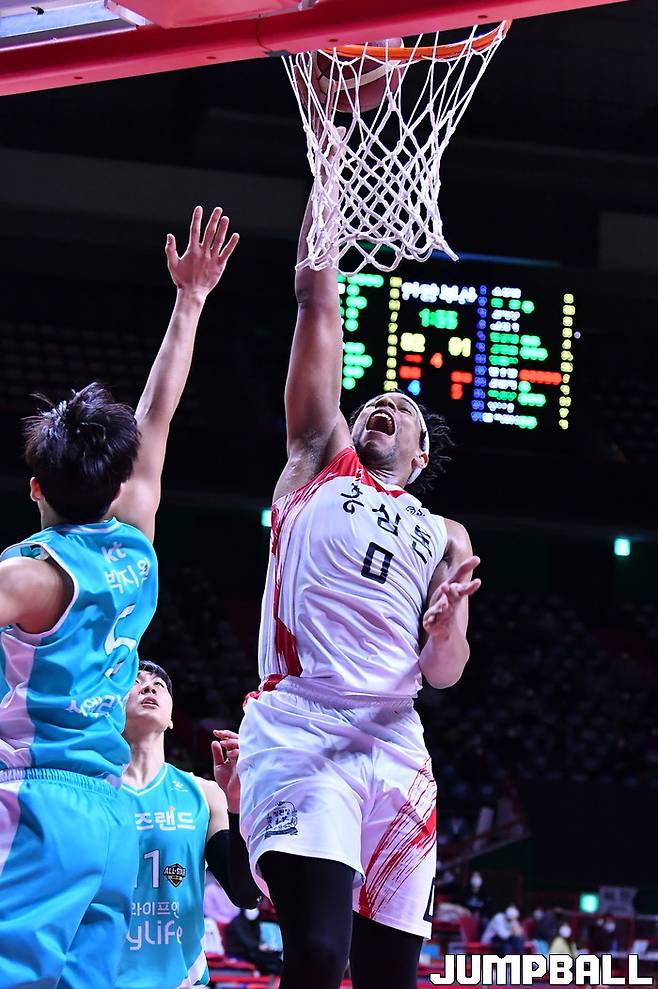 [JB포토] KGC 제러드 설린저 '점수차 따라가야해'